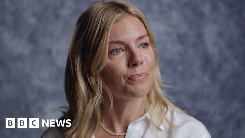 Sienna Miller reveals distress over press intrusion - BBC News