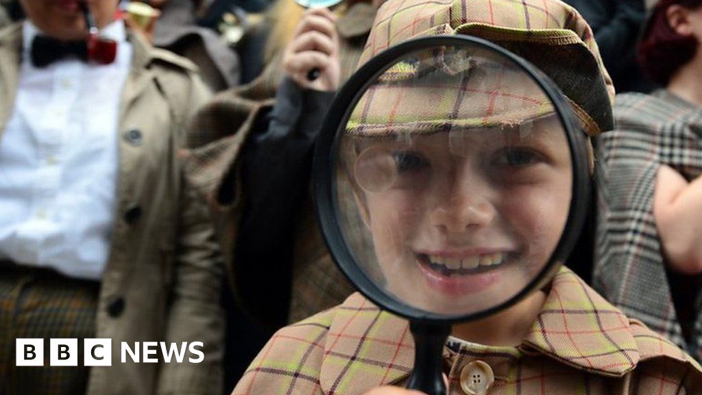 The three things you need to become a detective - BBC News