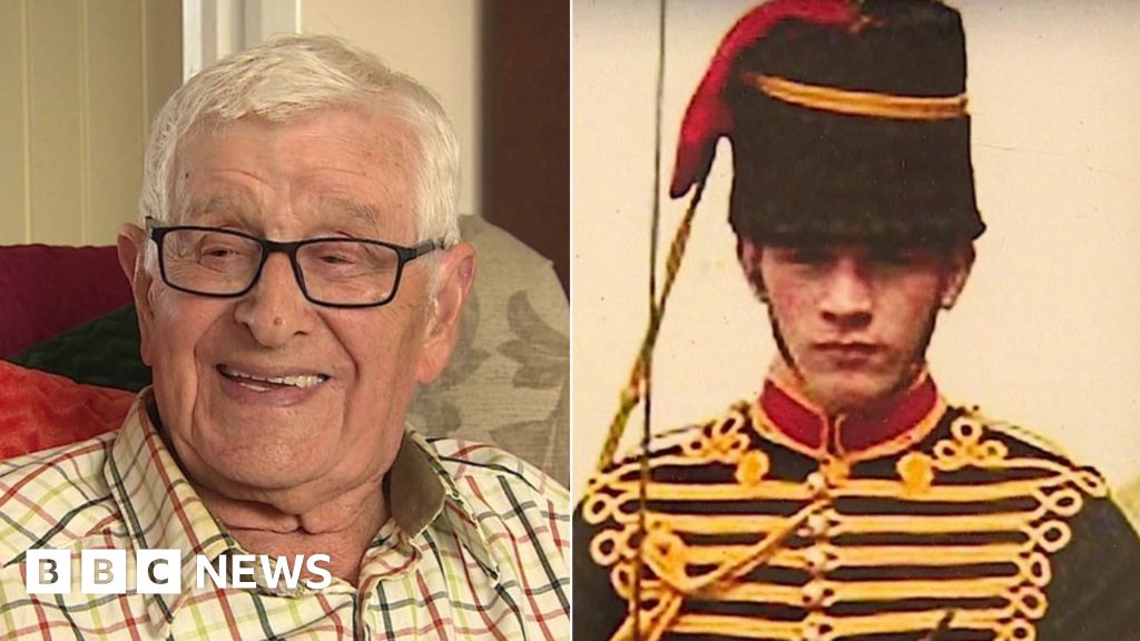 Queen Elizabeth II: Devon man, 88, recalls part in Queen's Coronation