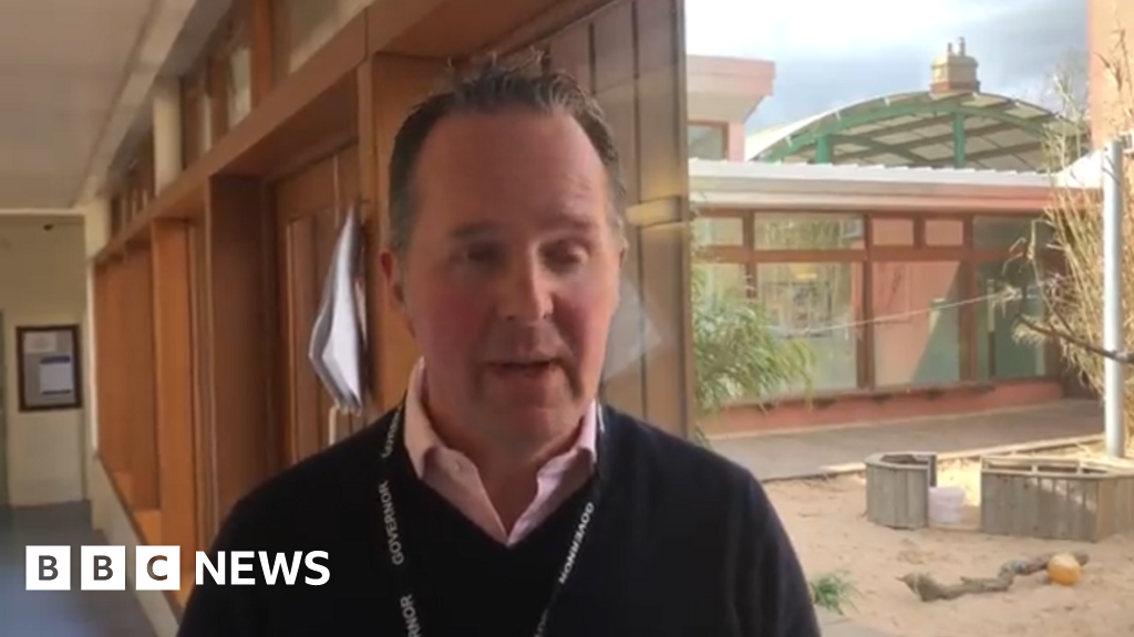 'Inadequate' Corby children's centre up for re-inspection - BBC News