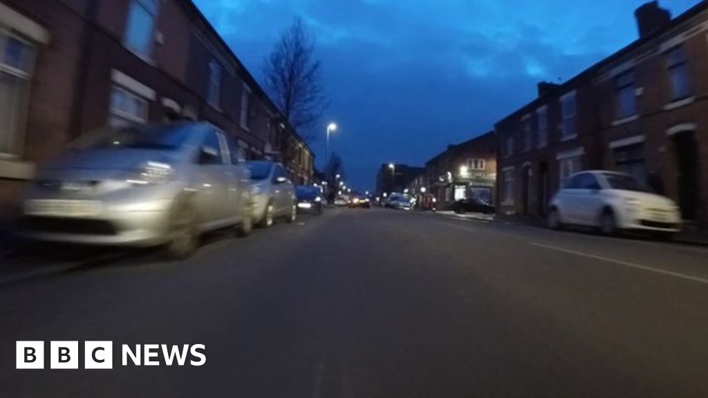 Tackling Manchester's criminal drug gangs - BBC News