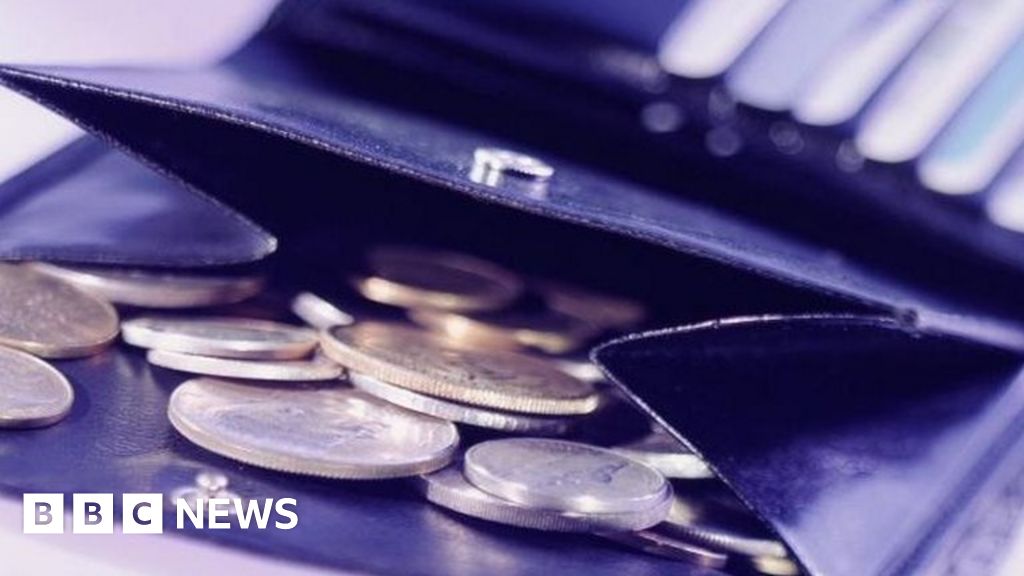 Girl, 5, stole from man's wallet in Bradford distraction theft