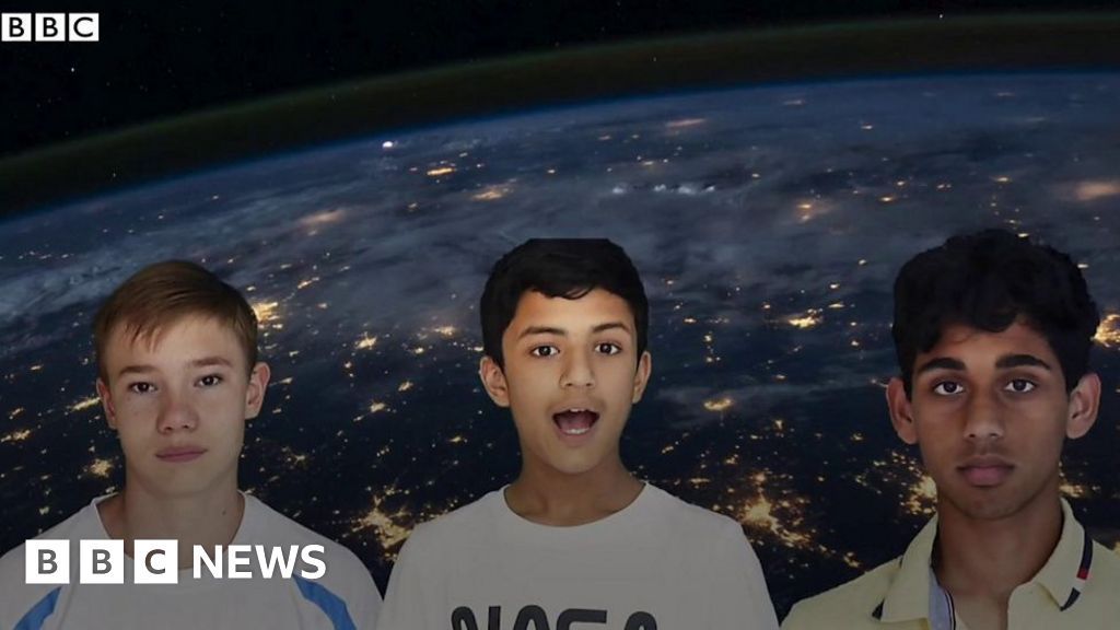 Lunar loo wins Altrincham schoolboys Nasa junior prize - BBC News