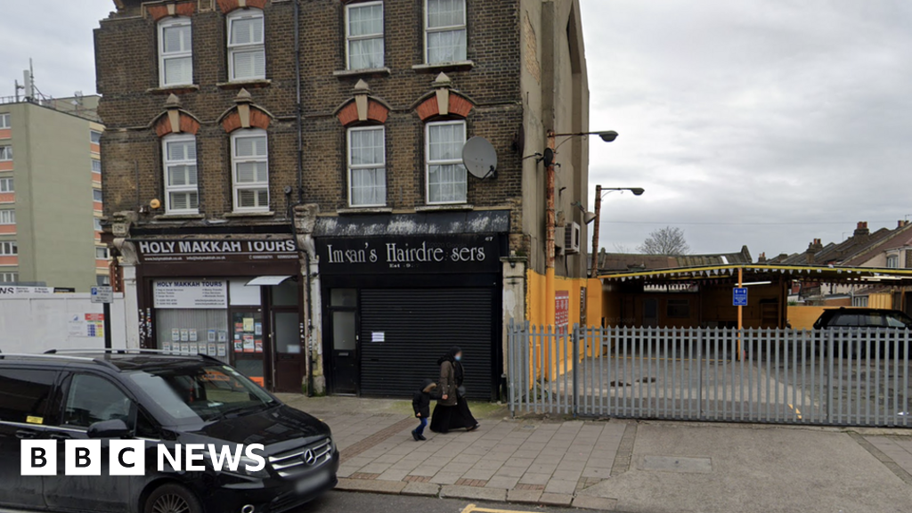 Forest Gate shooting: Three in hospital after barber shop attack