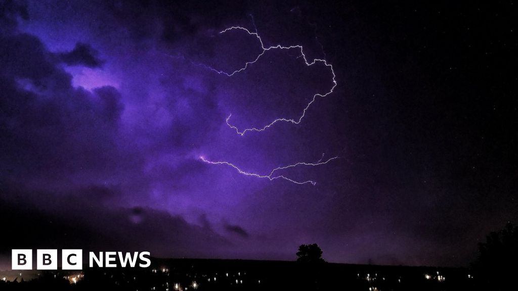 Chellaston: Lightning strike believed to be cause of fire - BBC News