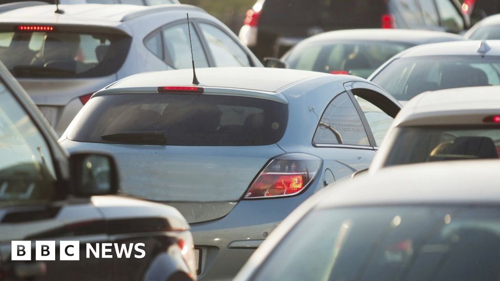 Some of the UK's worst traffic jams on Edinburgh bypass - BBC News