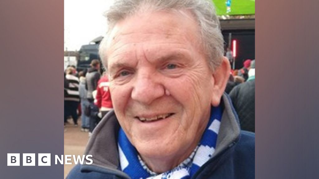 Brian Blakeman: Man remains missing despite 'extensive searches' - BBC News