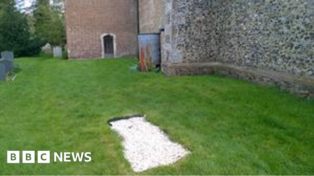 Mystery grave probe at Stanstead Abbotts churchyard - BBC News