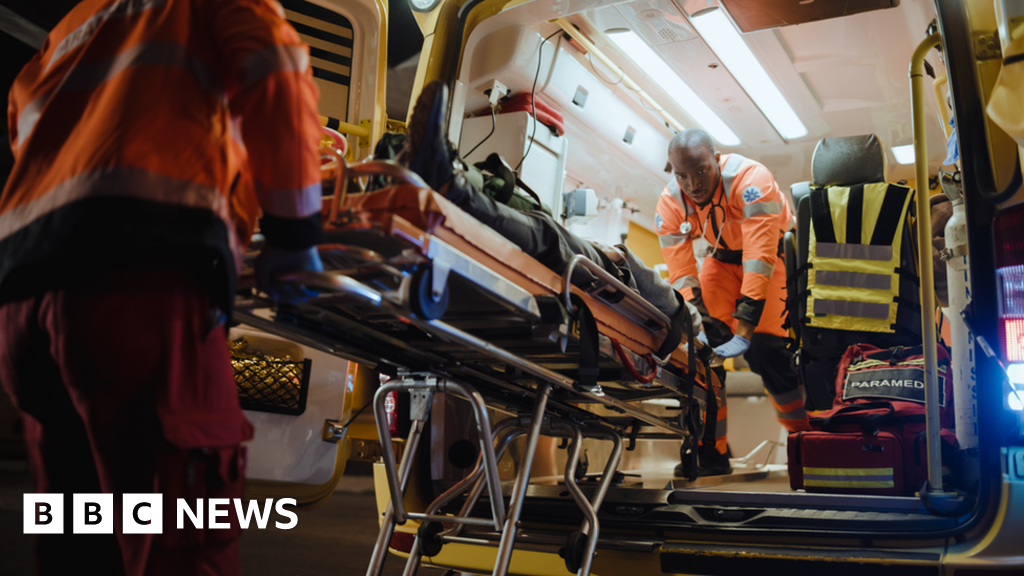 TV series to go behind the scenes at Coventry trauma centre - BBC News