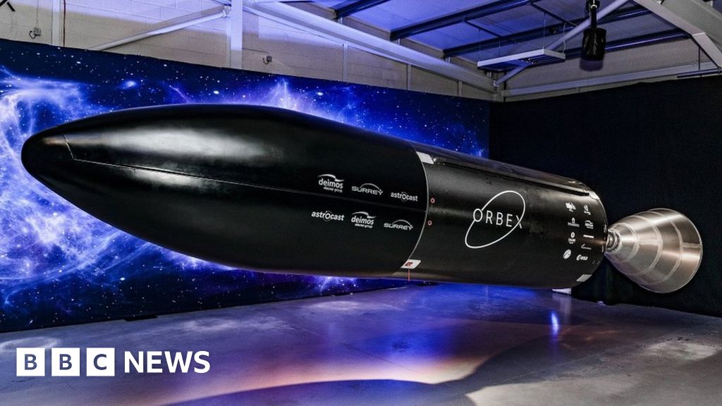 Space rockets to be made using giant 3D printer - BBC News
