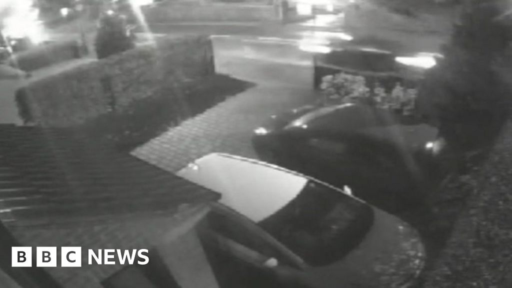 CCTV of death crash driver who drove at 95mph in 30mph zone - BBC News