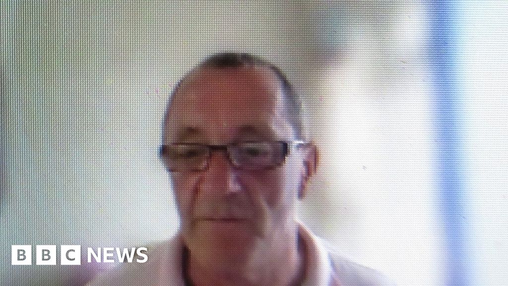 Dorset councillor Bill Pipe removed over stop and search remarks - BBC News