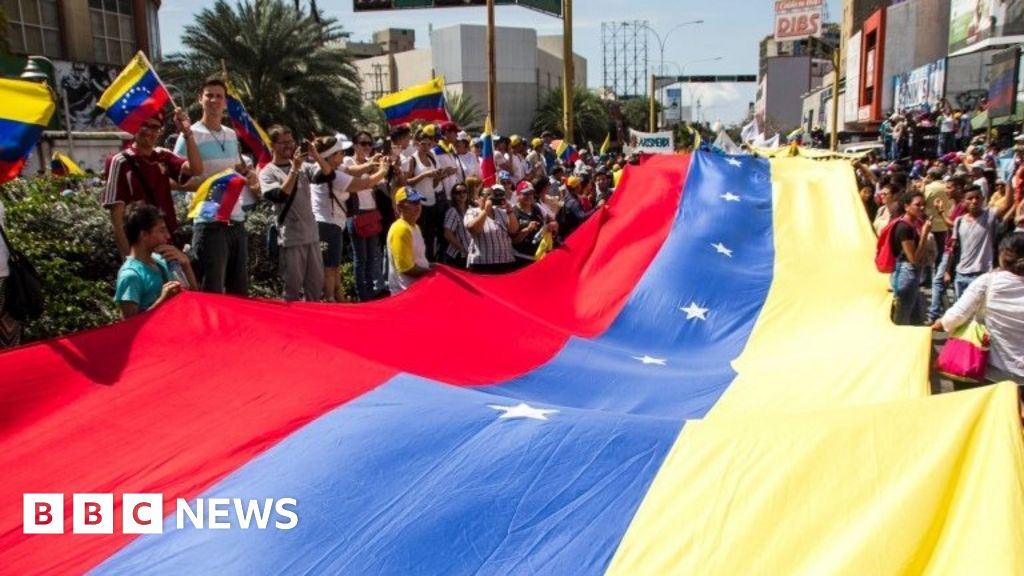 Venezuelan government frees five opposition politicians - BBC News