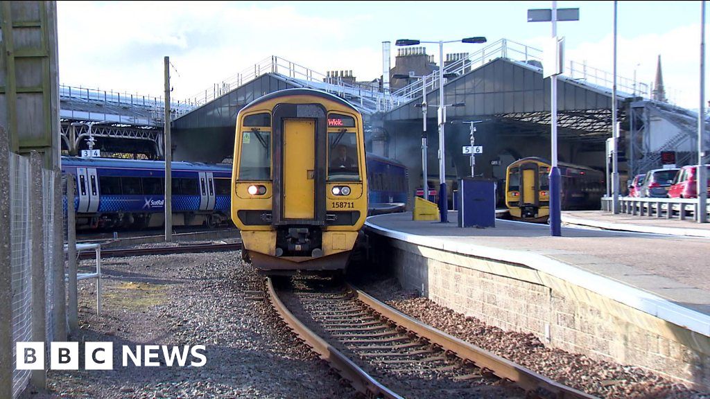 Rail firm committed to the Far North Line - BBC News