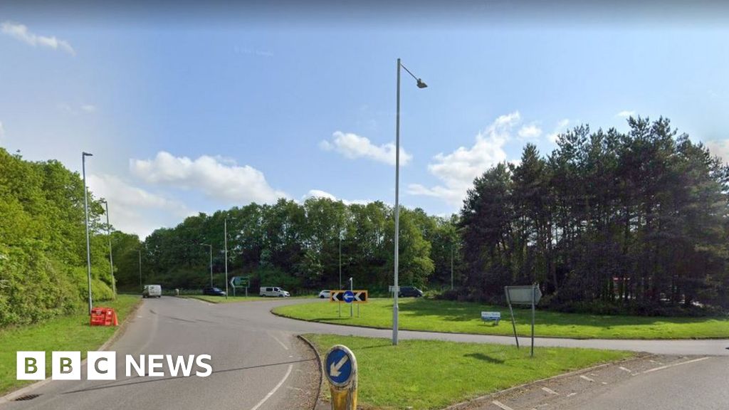 Road scheme work starts on A41 near Newport - BBC News