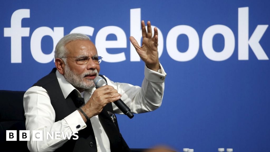 Modi hails social media power at Facebook HQ - BBC News