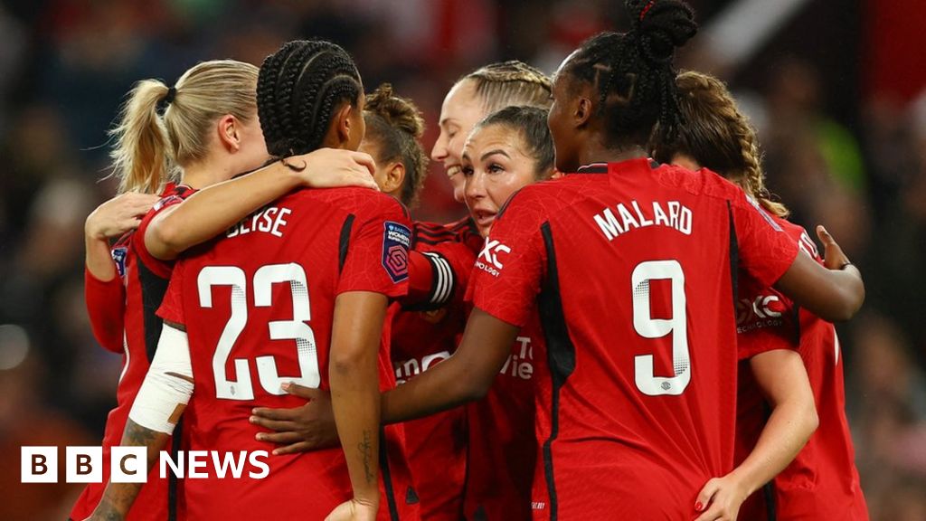 Female footballers abused by fans on clubs' TikTok, study finds - BBC News