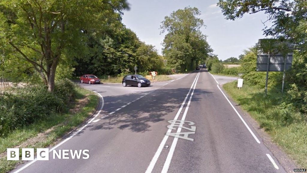 Motorcyclist dies in crash with 4x4 in Horsham - BBC News