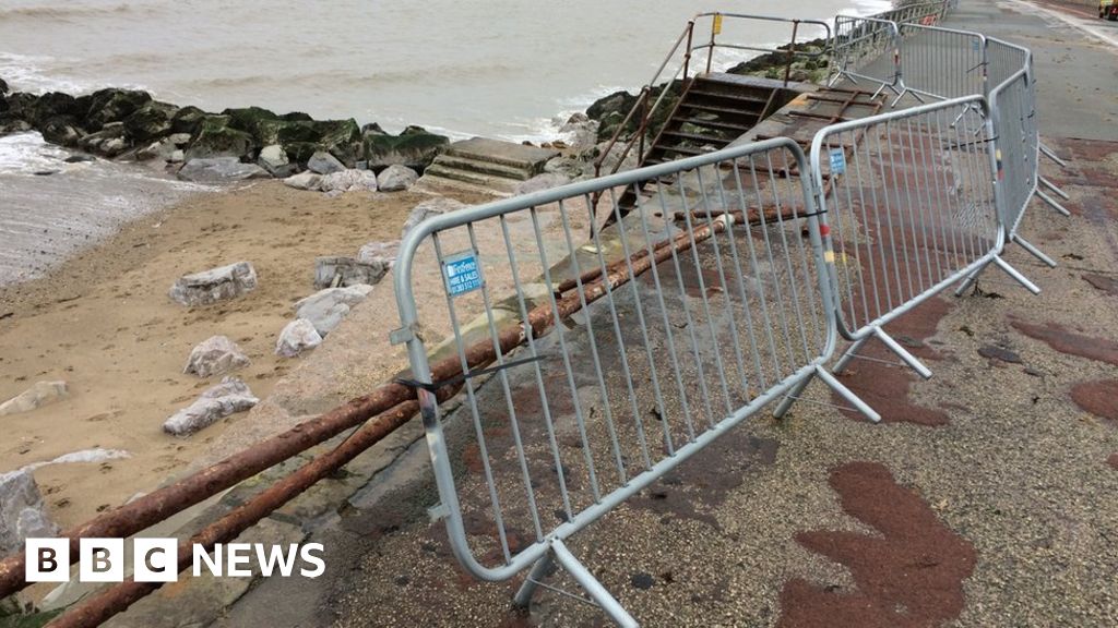 Weather and storm defences: Who pays when sea walls crumble? - BBC News