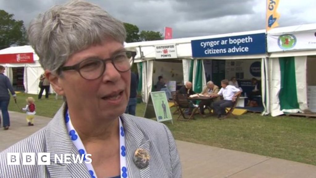 Debt charity says people are struggling to survive - BBC News