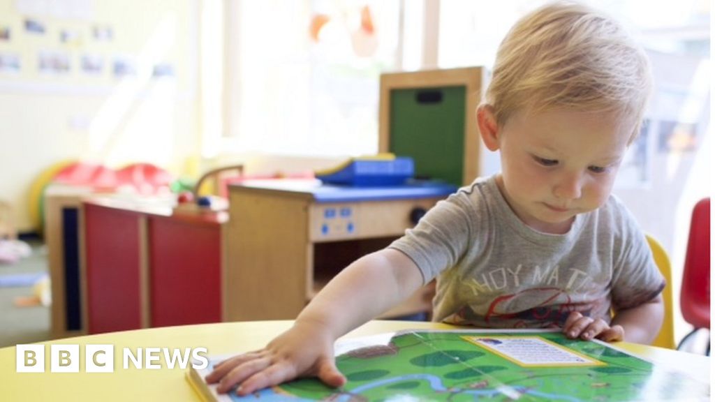 Wales' poorest children struggle with language, report says - BBC News