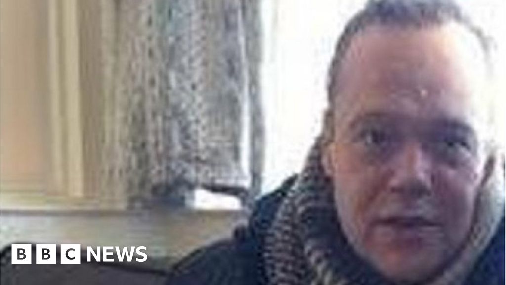 Body found in missing man inquiry in Fife property - BBC News