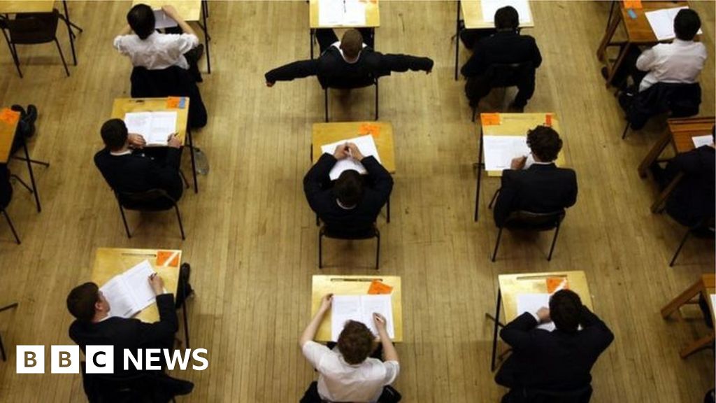 NI pupils wait for Welsh exam board 'clarity' - BBC News