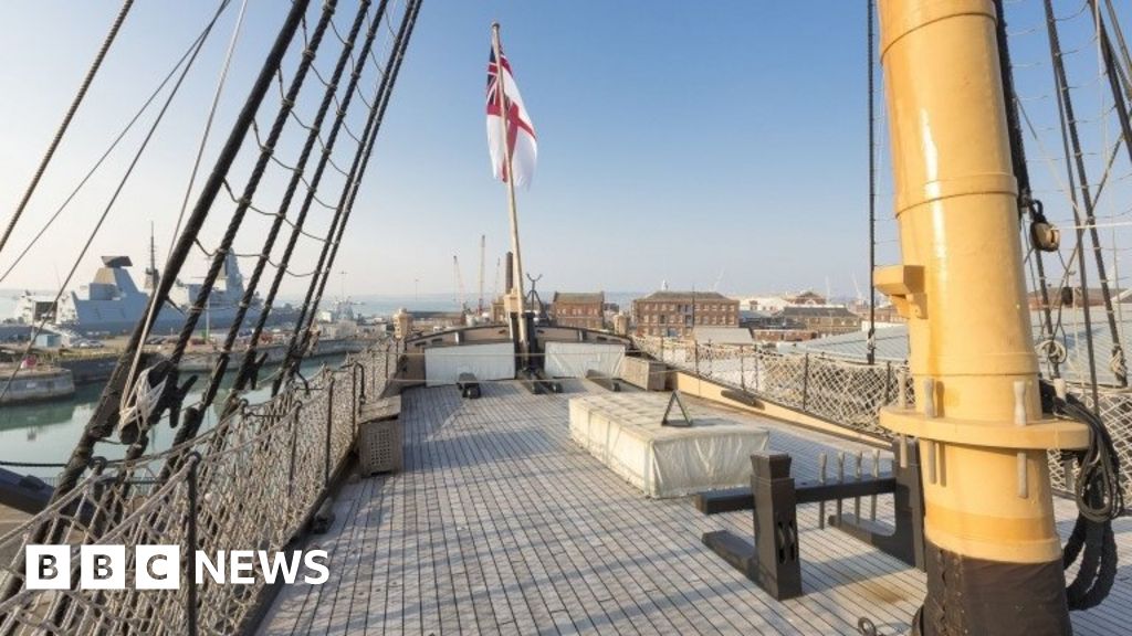 Lord Nelson's HMS Victory cabin on view - BBC News