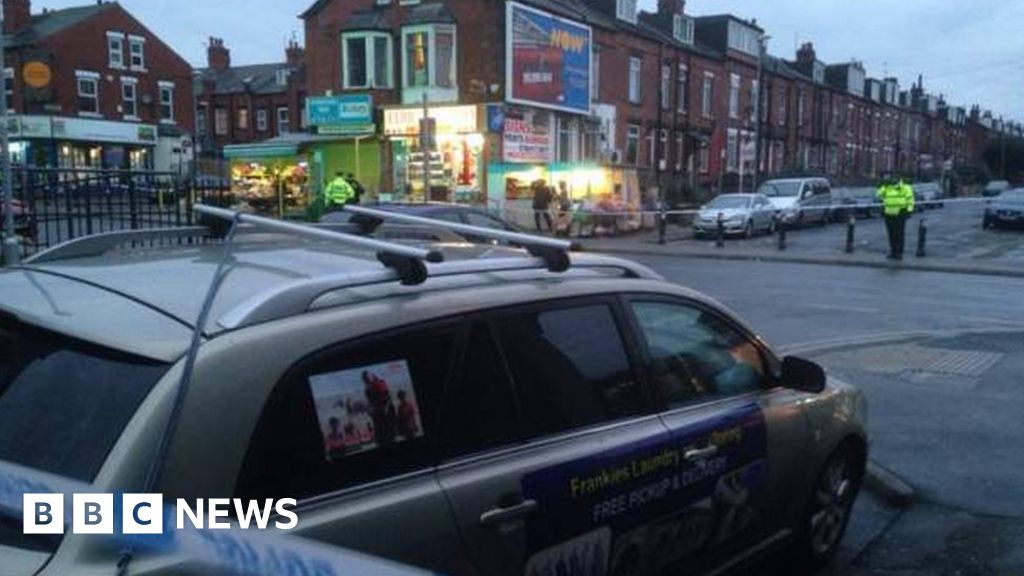 Harehills stabbing: Boy arrested over murder released - BBC News