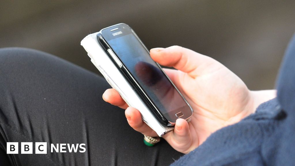 Milton Keynes paedophile jailed after phone 'confession' - BBC News