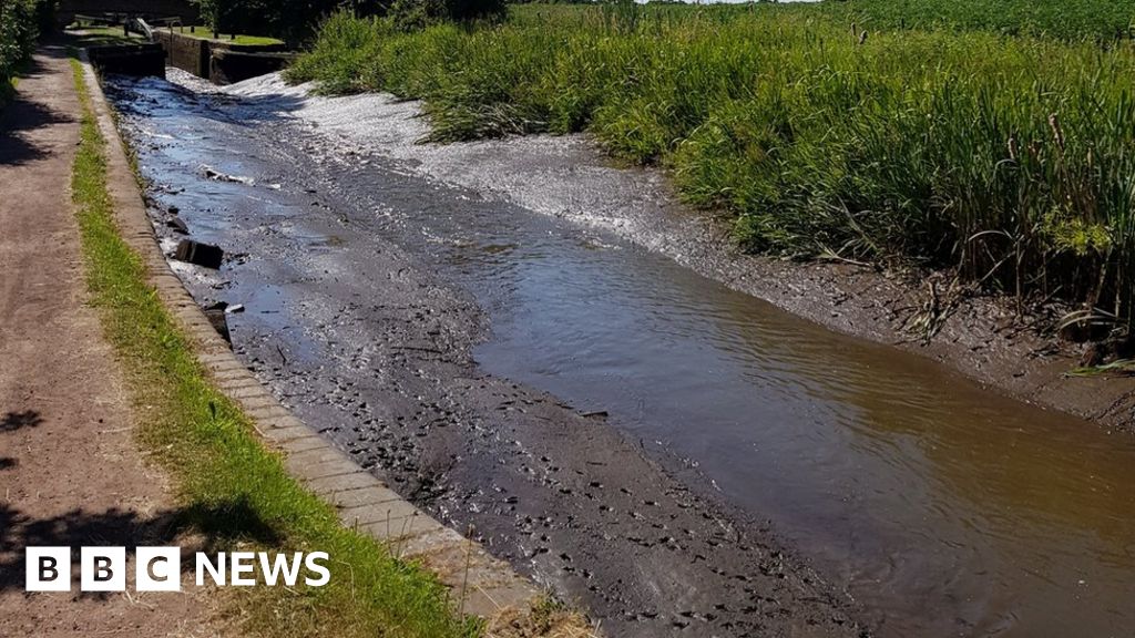 Water drained from Worcestershire canal stretch twice