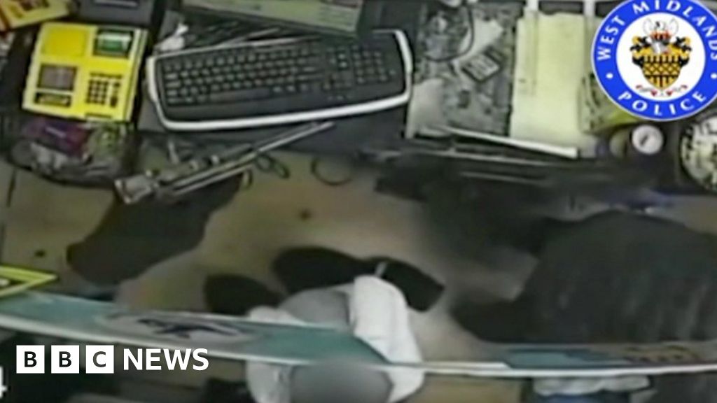 Carjacking Gang Threaten Heavily Pregnant Woman In Crime Spree