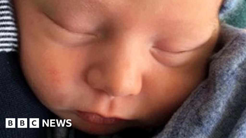 Louis the first: Couple have royal baby name 'bragging rights' - BBC News