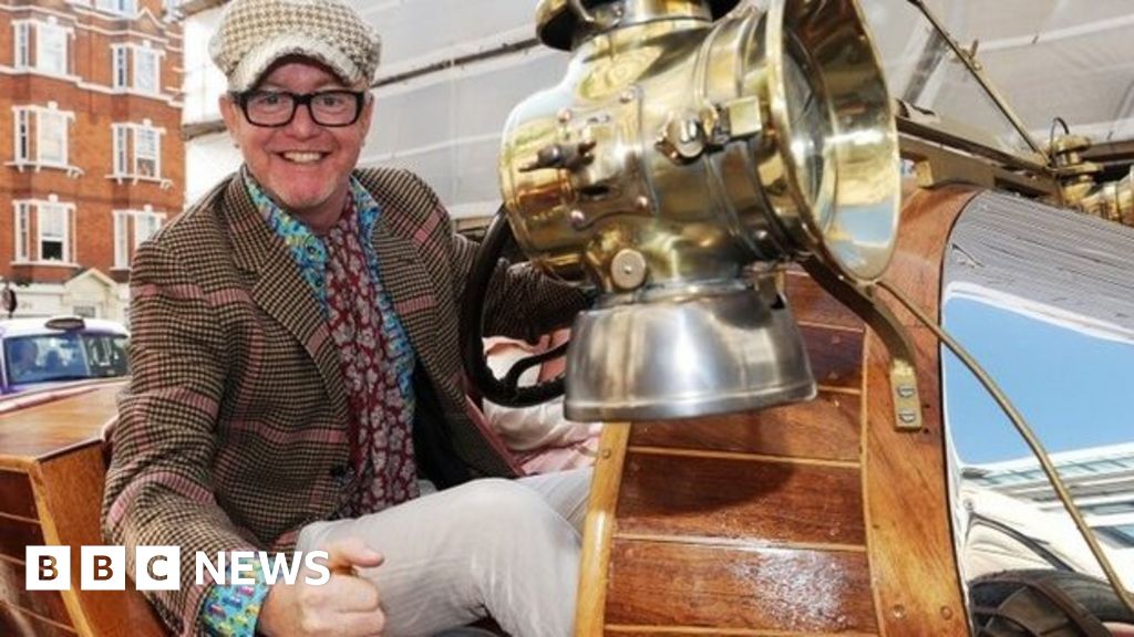 Chris Evans puts Chitty Chitty Bang Bang car up for auction - BBC News