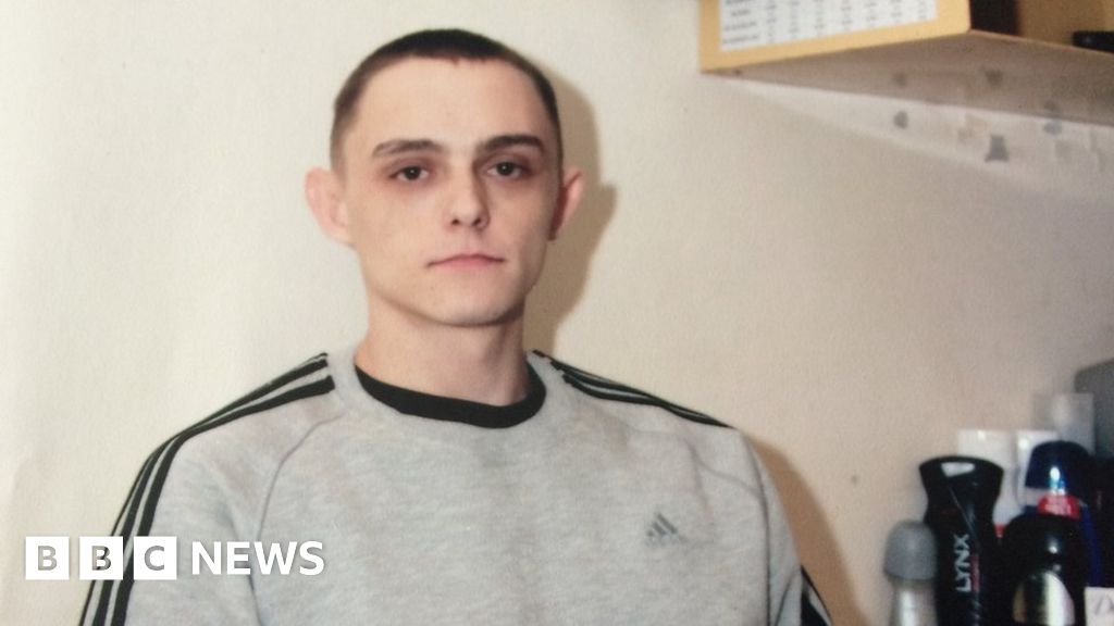 The prisoner 'trapped' 10 years into a 10-month jail sentence - BBC News