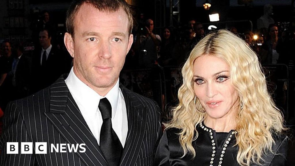 Madonna and Ritchie reach custody deal over Rocco - BBC News