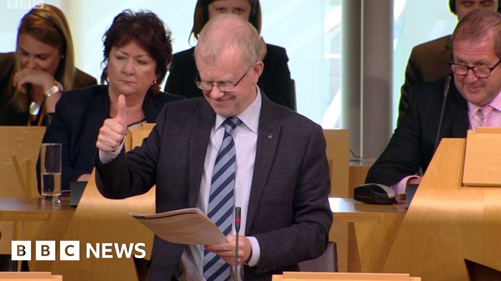 SNP MSP John Mason attacked over education tweets - BBC News