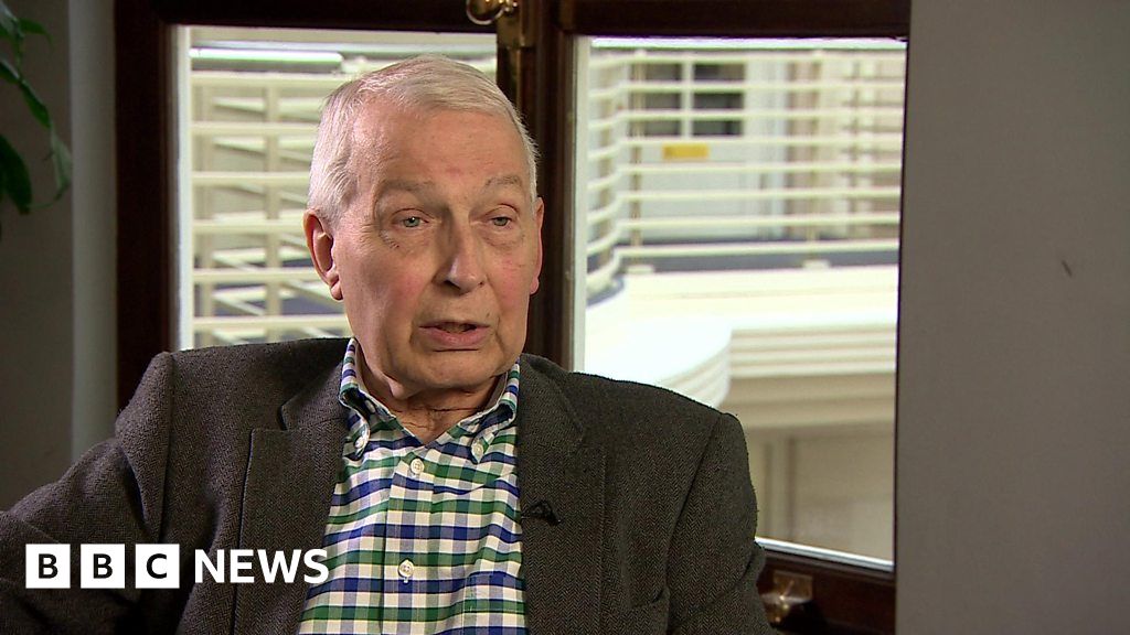 Frank Field: Labour must deal with anti-Semitism - BBC News