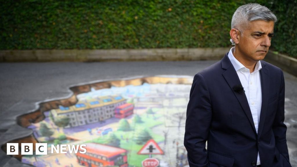 London ULEZ: Mayor's officials accused of manipulating plans - BBC News