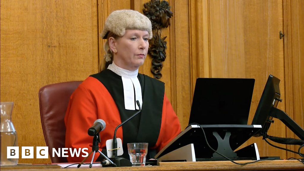 Lewis Edwards: Judge gives Snapchat sex abuse PC life - BBC News