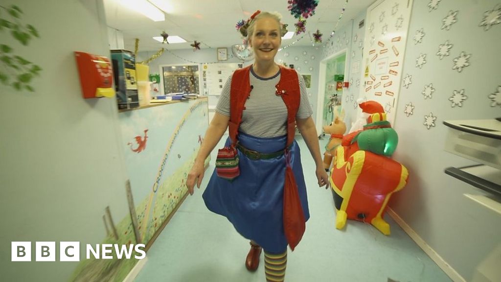 Hospital clown hopes laughter is the best medicine - BBC News