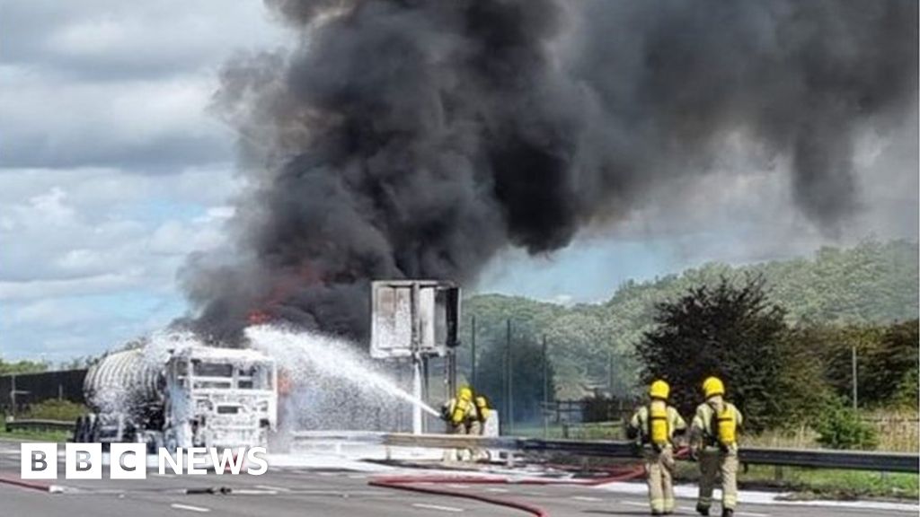 Derbyshire M1 tanker fire was accidental, investigators say - BBC News