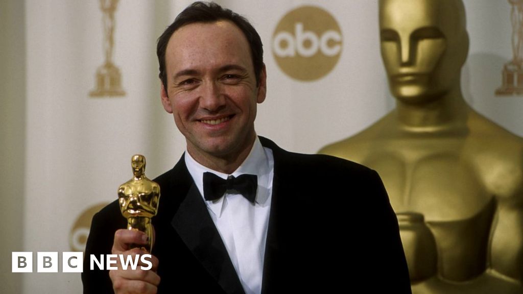 Kevin Spacey seeks treatment as more stars face harassment claims - BBC ...