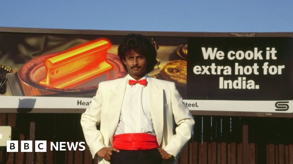 In pictures: South Asian culture in Scotland over 30 years - BBC News
