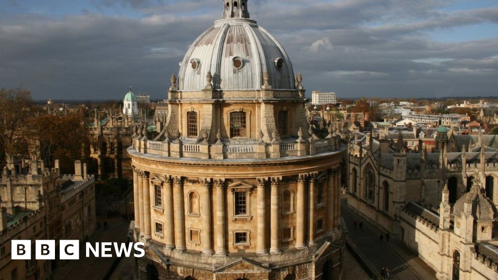 University finances face £17.5bn pensions squeeze - BBC News