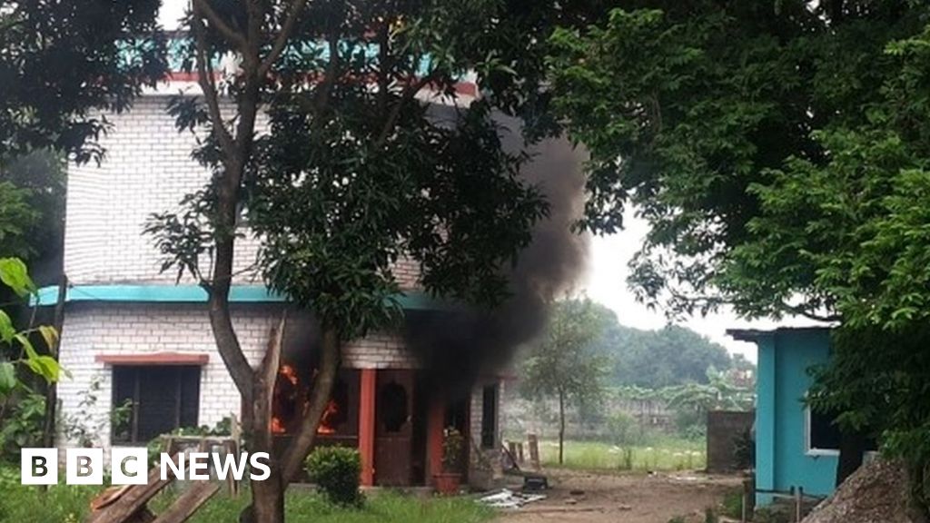 Nepal buildings torched after Tharu constitution clashes - BBC News