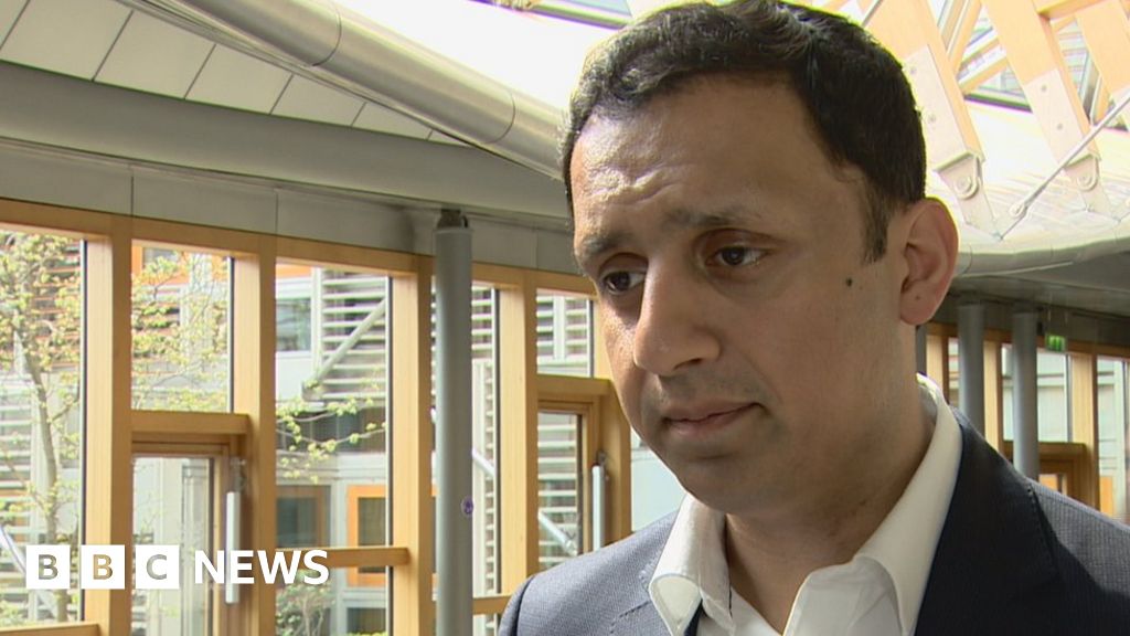 Labour MSP Anas Sarwar left 'upset'by party complaints process - BBC News
