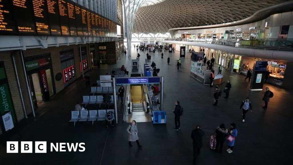 London Kings Cross: Major disruption after signalling fails twice - BBC ...