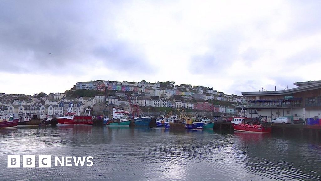New Brixham emergency patrol boat sought - BBC News