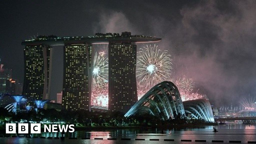 Cashing in on Singapore's 'SG50' jubilee - BBC News